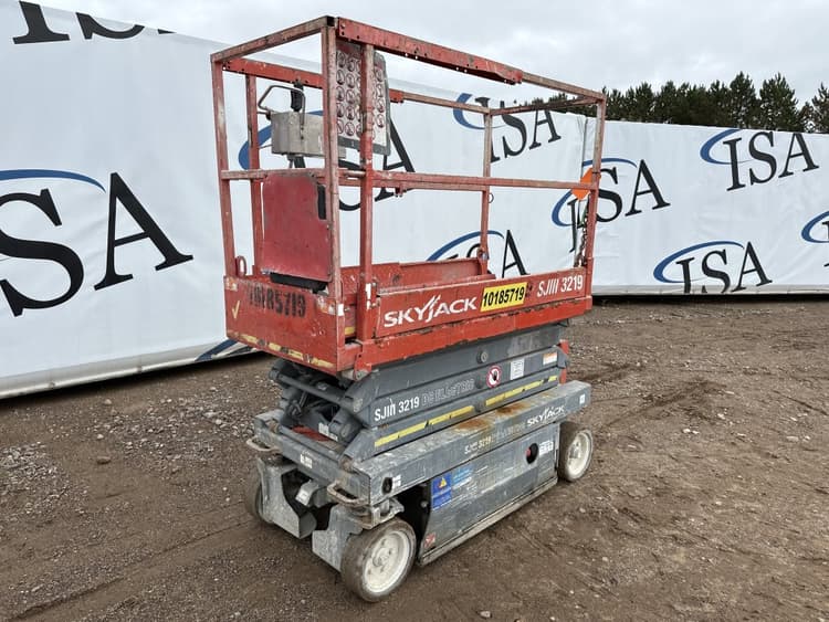SOLD - 2007 Sky Jack SJ3219 Construction Aerial Lifts | Tractor Zoom