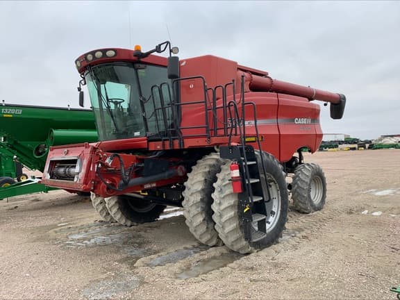 2008 Case IH 7010 Combines Class 7 for Sale | Tractor Zoom