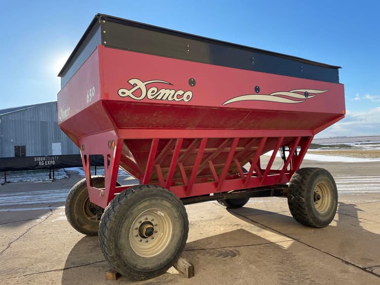 2008 Demco 650 Harvesting Gravity Wagons for Sale | Tractor Zoom