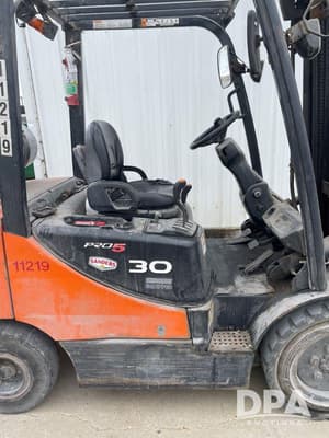 SOLD - 2008 Doosan PRO5 Lot No. 231 Construction with --- Hrs | Tractor ...