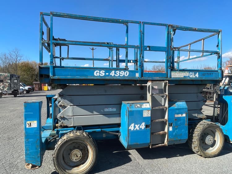 2008 Genie GS-4390 Construction Aerial Lifts for Sale | Tractor Zoom