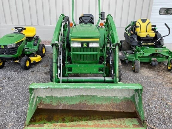 Tractor Zoom - 2008 John Deere 3005