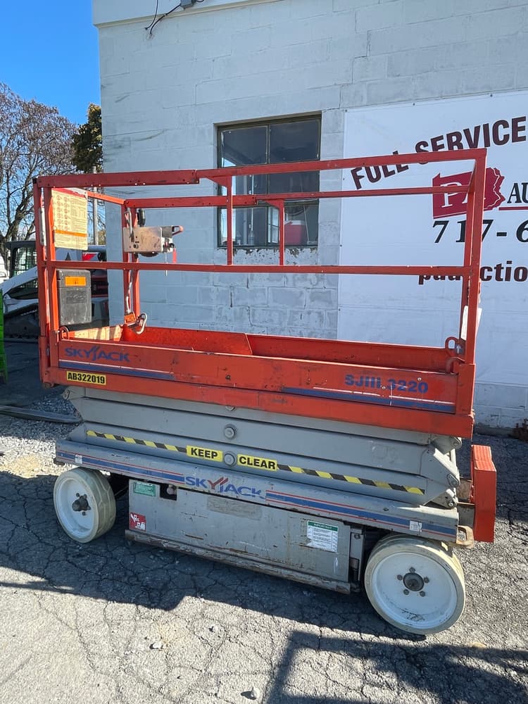 2008 Sky Jack SJIII 3220 Construction Aerial Lifts for Sale | Tractor Zoom