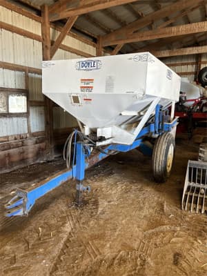 SOLD - 2009 Doyle 5 Ton Stock No. 233900931 Chemical Applicators with 5 ...