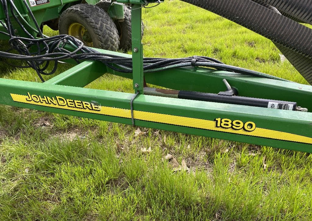 2009 John Deere 1890 Planting Air Seeders or Carts for Sale | Tractor Zoom