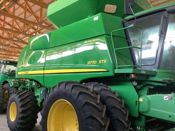 2009 John Deere 9770 STS Combines Class 7 for Sale | Tractor Zoom