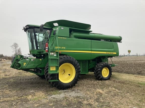 SOLD - 2009 John Deere 9870 STS Combines Class 8 | Tractor Zoom