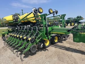 SOLD - 2009 John Deere DB44 Stock No. Z184200 Planting with 24 Rows ...