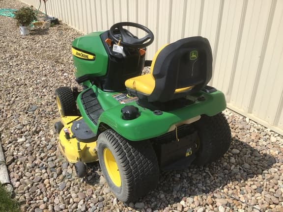 Tractor Zoom - 2009 John Deere X320