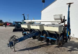 SOLD - 2009 Kinze 3000 Lot No. 6773 Planting with 6 Rows | Tractor Zoom