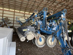 SOLD - 2009 Kinze 3700 Stock No. 25085X Planting with 24 Rows | Tractor ...