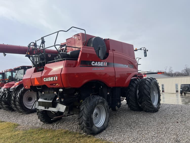 2010 Case IH 7120 Combines Class 7 for Sale | Tractor Zoom