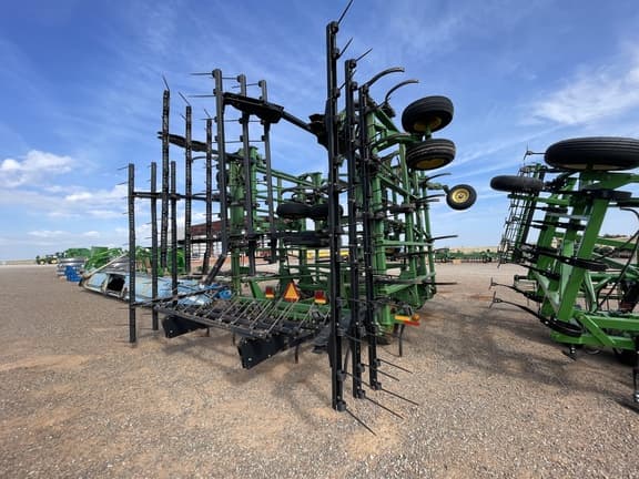 2010 John Deere 2410 Tillage Chisel Plows for Sale | Tractor Zoom