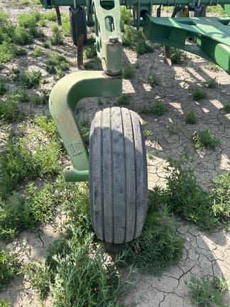 2010 John Deere 2410 Tillage Chisel Plows for Sale | Tractor Zoom