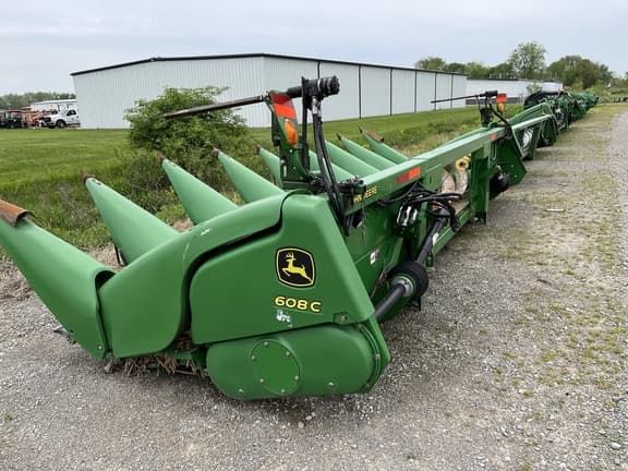 Tractor Zoom - 2010 John Deere 608C