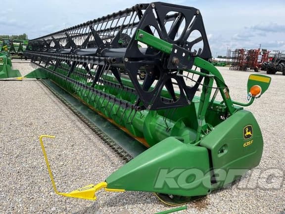 2010 John Deere 635F Harvesting Headers - Platform for Sale | Tractor Zoom