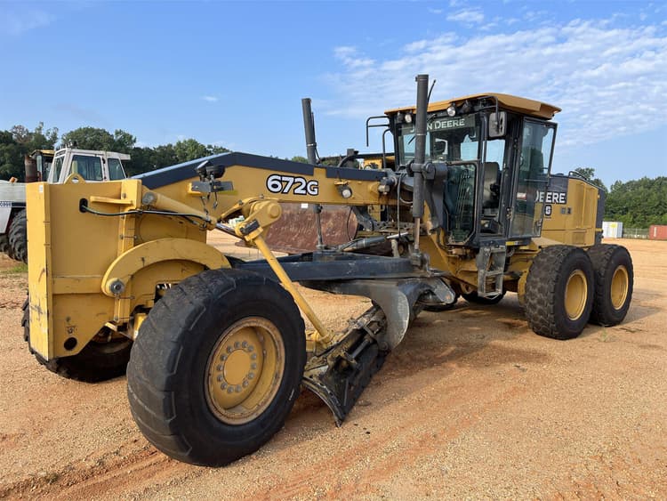 SOLD - 2010 John Deere 672G Construction Motor Graders | Tractor Zoom