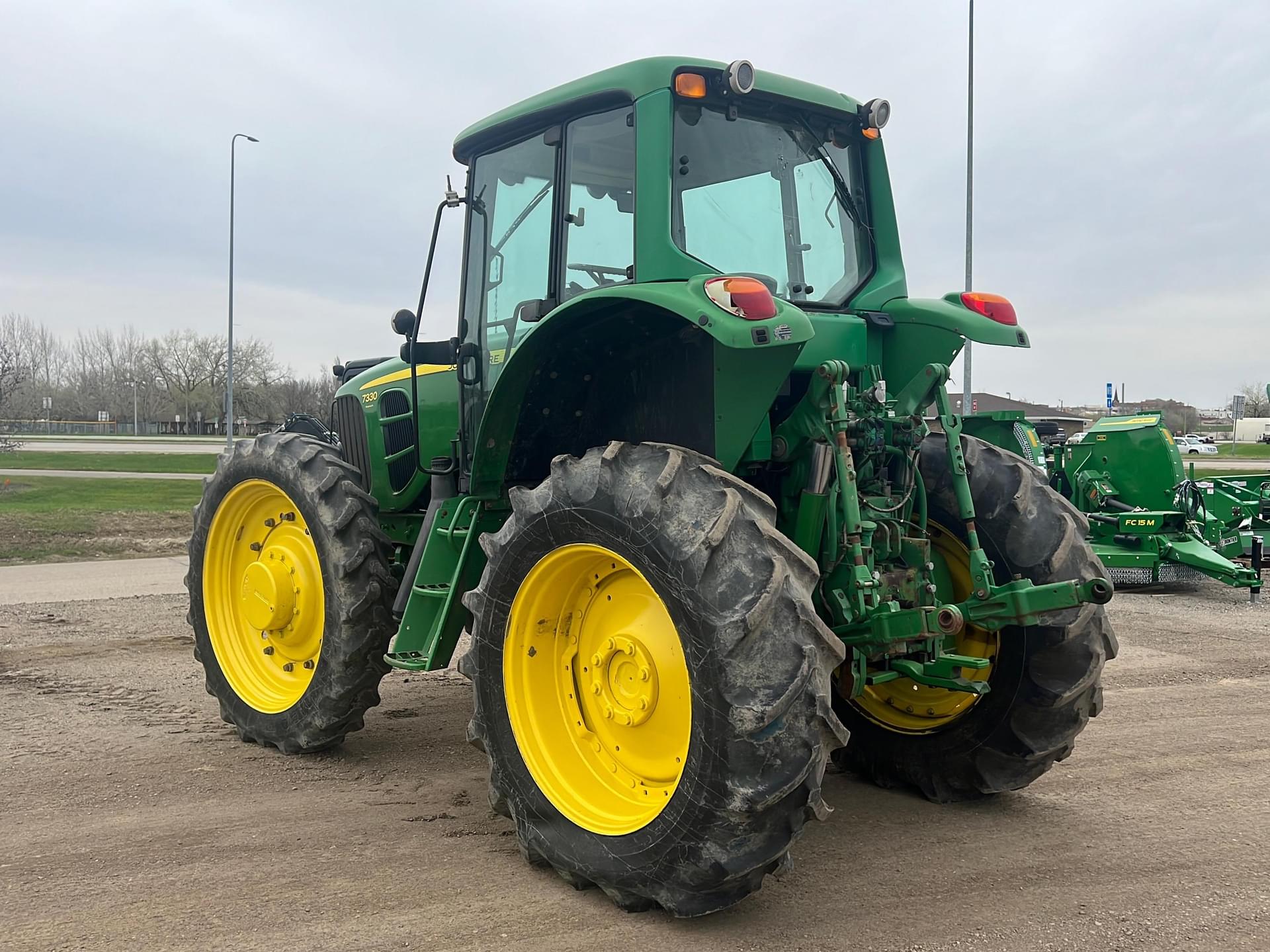 2010 John Deere 7330 Tractors 100 to 174 HP for Sale | Tractor Zoom
