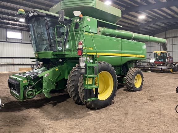 SOLD - 2010 John Deere 9870 STS Combines Class 8 | Tractor Zoom