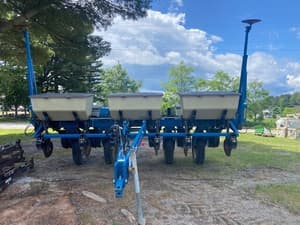 SOLD - 2010 Kinze 3000 Stock No. 286949 Planting with 6 Rows | Tractor Zoom