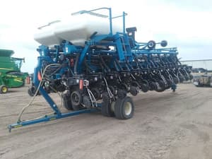 SOLD - 2010 Kinze 3700 Stock No. Z013046 Planting with 24 Rows ...