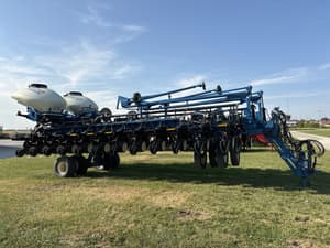 SOLD - 2010 Kinze 3700 Stock No. X134871 Planting with 24 Rows ...