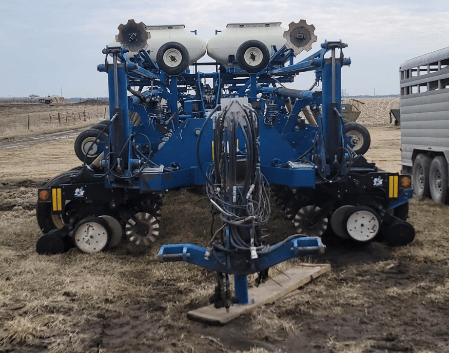 2010 Kinze 3800 Planting Planters for Sale | Tractor Zoom