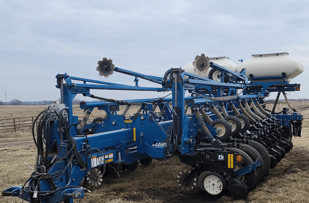 2010 Kinze 3800 Planting Planters for Sale | Tractor Zoom