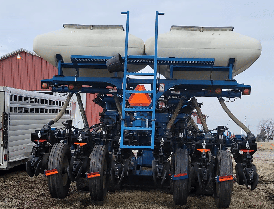 2010 Kinze 3800 Planting Planters for Sale | Tractor Zoom