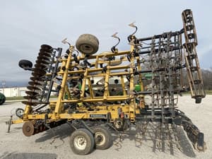 SOLD - 2010 Landoll 855 Stock No. 168590 Tillage with 30 ft | Tractor Zoom