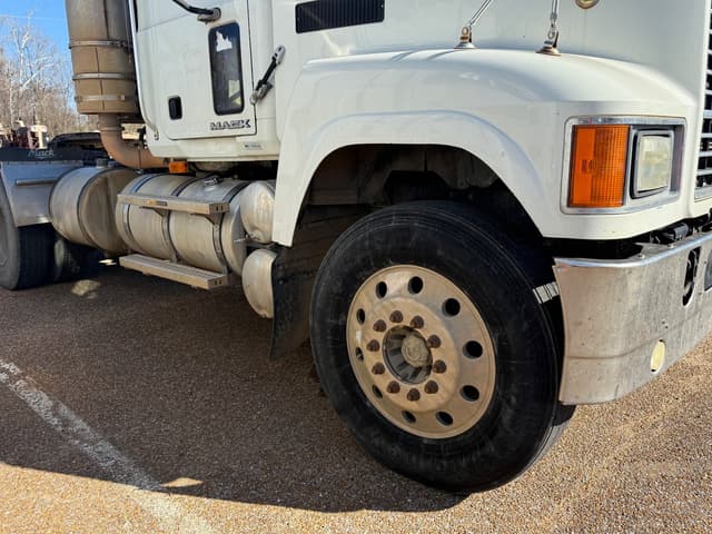 2010 Mack CHU613 Lot No. 8142 Other Equipment For Sale with 398,186 mi ...