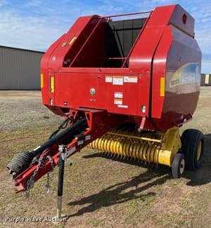 SOLD - 2010 New Holland BR7070 round baler Hay and Forage with 2,265 ...