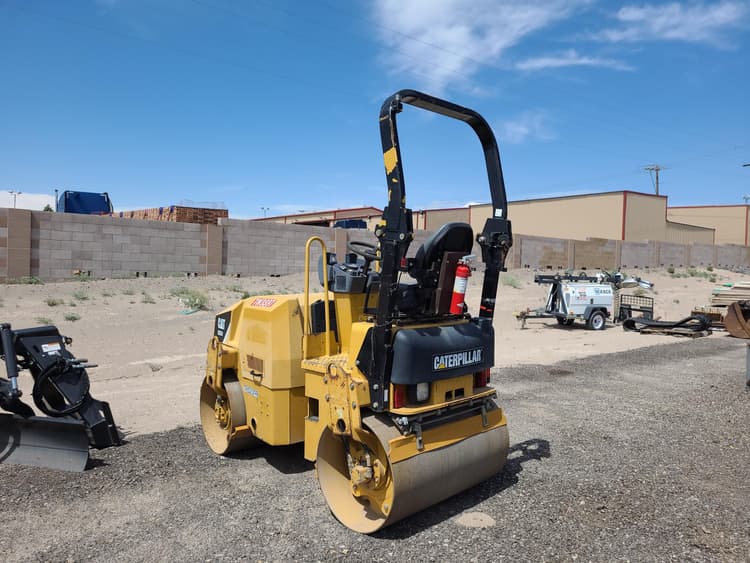 2011 Caterpillar CB24 Construction Drum Rollers for Sale | Tractor Zoom