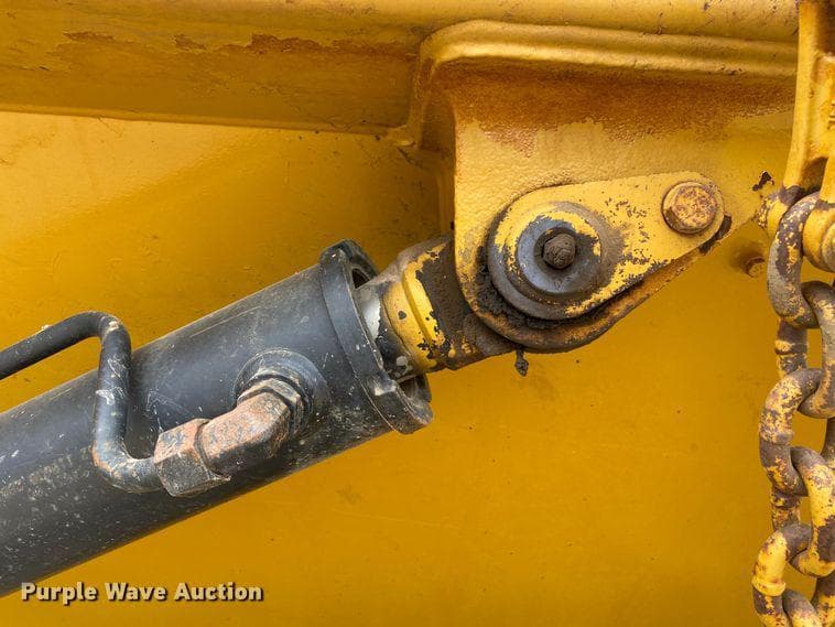 Tractor Zoom - 2011 Caterpillar 725