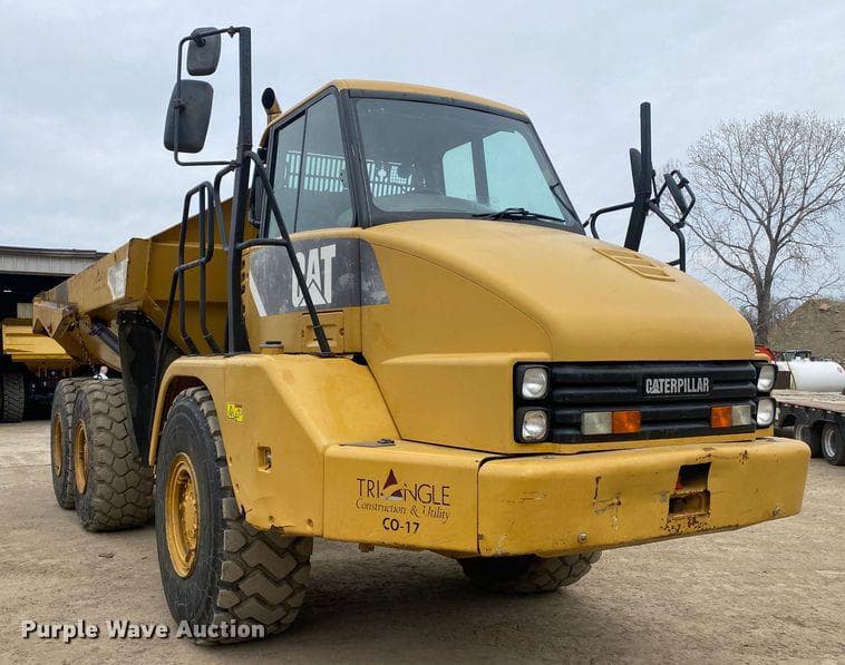 Tractor Zoom - 2011 Caterpillar 725
