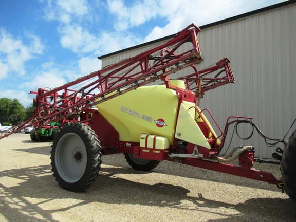 2011 Hardi Navigator 4000 Chemical Applicators Sprayers - Pull Type for ...