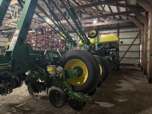 2011 John Deere 1770 Stock No. 515328 Planting For Sale with 24 Rows | Tractor Zoom