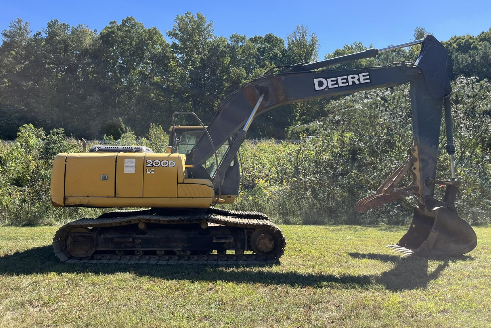 2011 John Deere 200D-LC Construction Excavators for Sale | Tractor Zoom