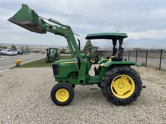 Tractor Zoom - 2011 John Deere 5045D