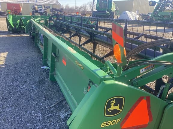 2011 John Deere 630F Harvesting Headers - Platform for Sale | Tractor Zoom
