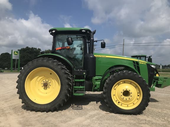 SOLD - 2011 John Deere 8335R Tractors 300 to 424 HP | Tractor Zoom
