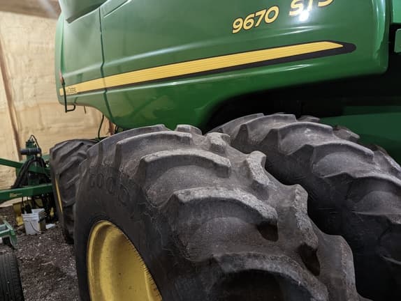 2011 John Deere 9670 STS Combines Class 6 for Sale | Tractor Zoom