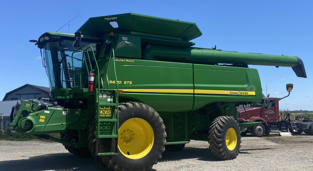 SOLD - 2011 John Deere 9670 STS Combines with 2,511 Hrs | Tractor Zoom