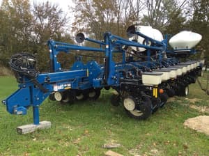 SOLD - 2011 Kinze 3800 Stock No. 150423 Planting with 24 Rows | Tractor ...