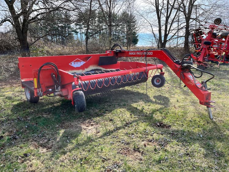 2011 Kuhn Merge-Maxx 300 Hay and Forage Hay - Mergers for Sale ...