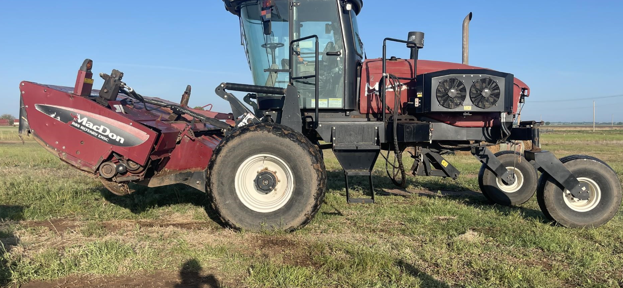 SOLD - 2011 MacDon M205 Lot No. 02843aca-edb9-11ec-9544-0246304ce823 ...