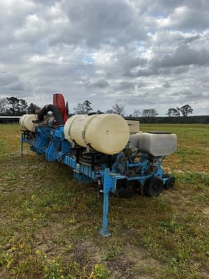 SOLD - 2011 Monosem NG Plus Planting with 6 Rows | Tractor Zoom