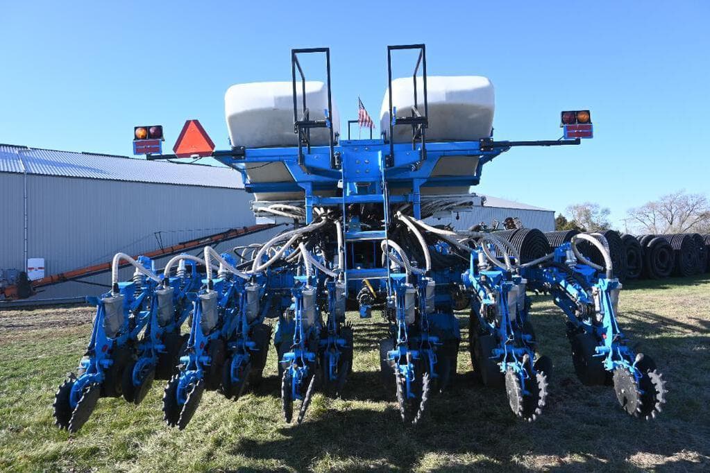 Tractor Zoom - 2011 Monosem NG Plus-4