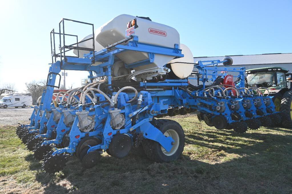 Tractor Zoom - 2011 Monosem NG Plus-4