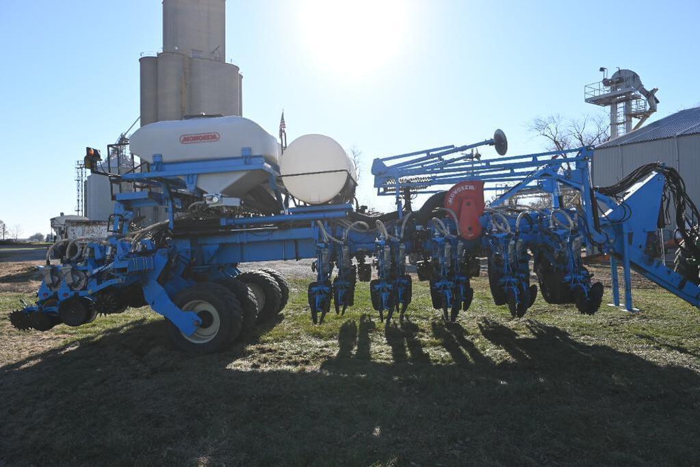 Tractor Zoom - 2011 Monosem NG Plus-4